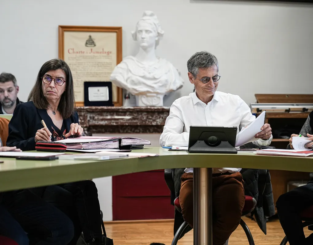 Cadre de vie, travaux, sécurité... Le bilan du maire d'Issoire Bertrand ...