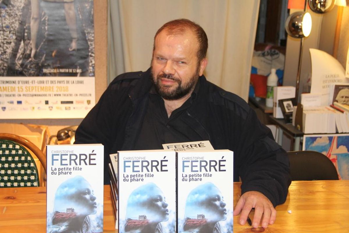Christophe Ferré en dédicace à L’Esperluète - L’Écho Républicain