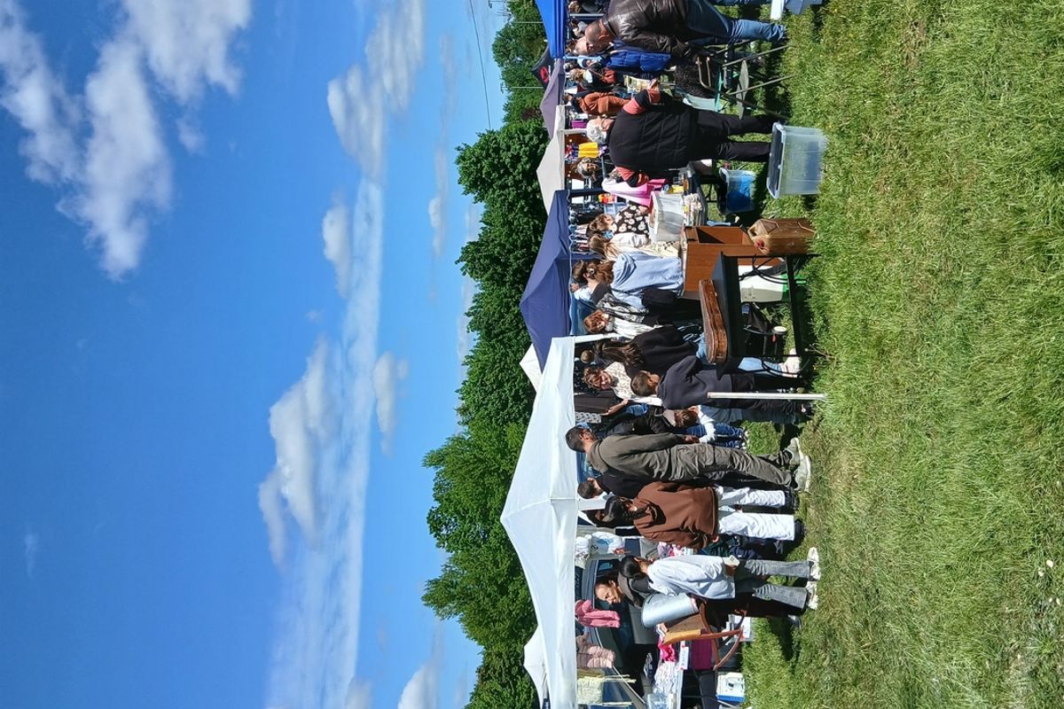 SAINT PREST. 300 exposants au vide-greniers - L’Écho Républicain