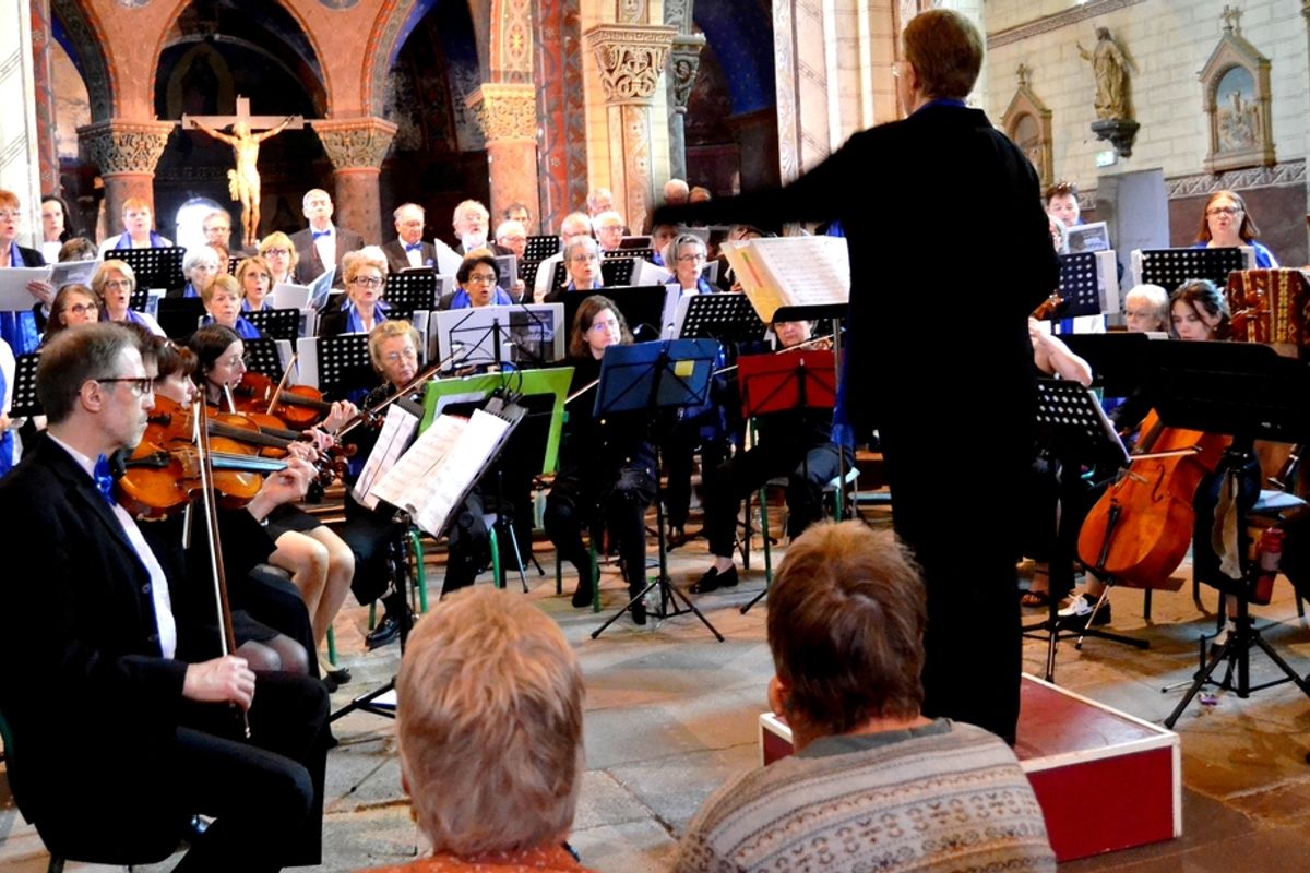 BOURBON L ARCHAMBAULT. Un voyage musical avec Col Canto - La Montagne