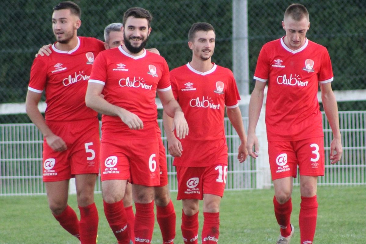 BOURBON L ARCHAMBAULT. Des débuts parfaits au Bourbon Sportif - La Montagne