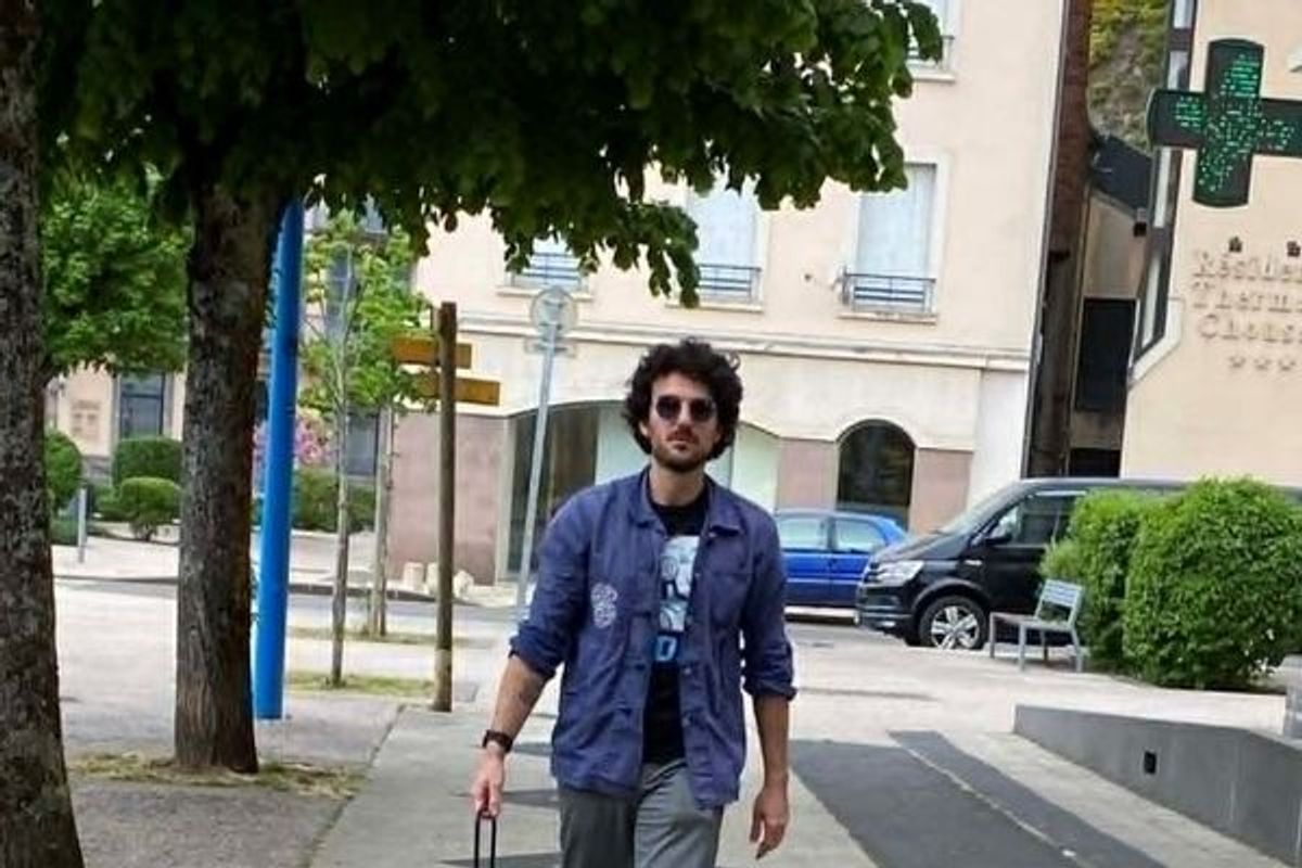 Florent Agostini présente "Godcasting Live" à La Bourboule : une séance ...