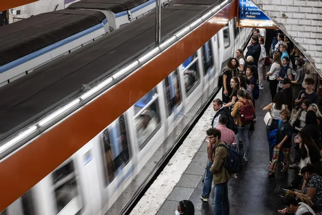 Bientôt, il sera possible de payer les transports en commun parisiens ...