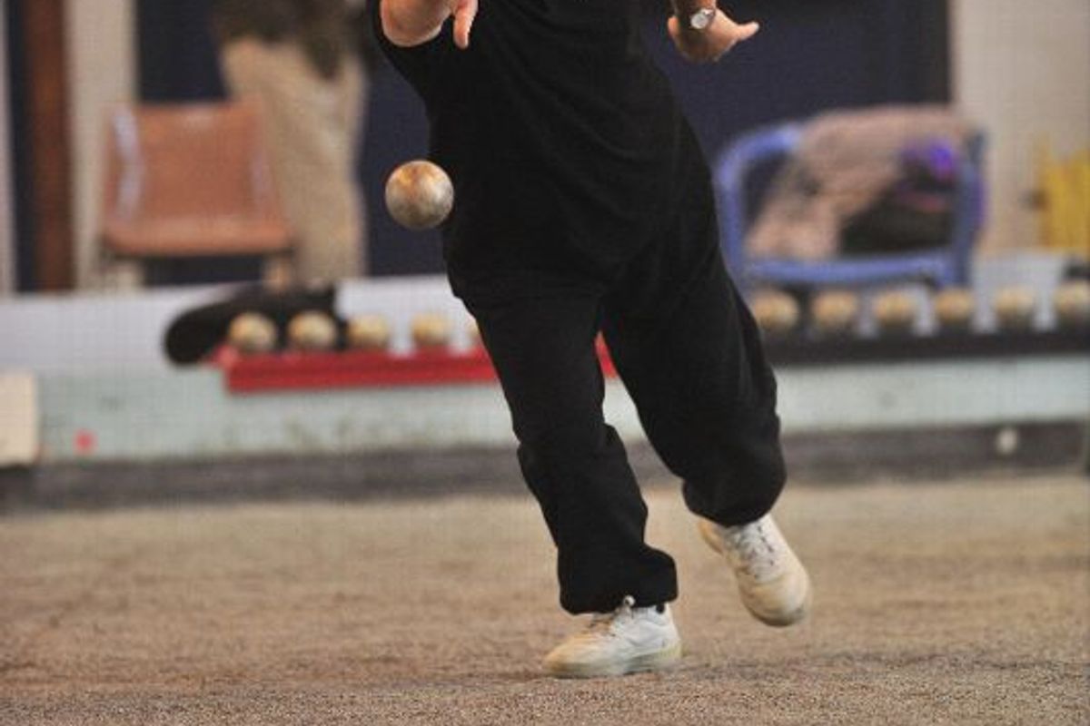 Boules lyonnaises : Nivoliez et laybros champions du Cantal - La Montagne