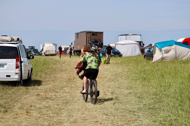 Rave-party géante dans le Cher : toutes nos photos de ce samedi - Le ...