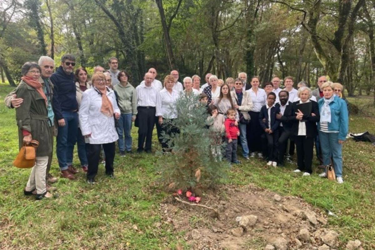 La chorale Marcel-Balichon a planté un arbre en mémoire de Michelle ...