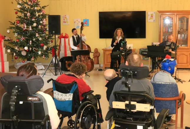 Le foyer Marc-Gentilini a fêté Noël - L'Yonne Républicaine