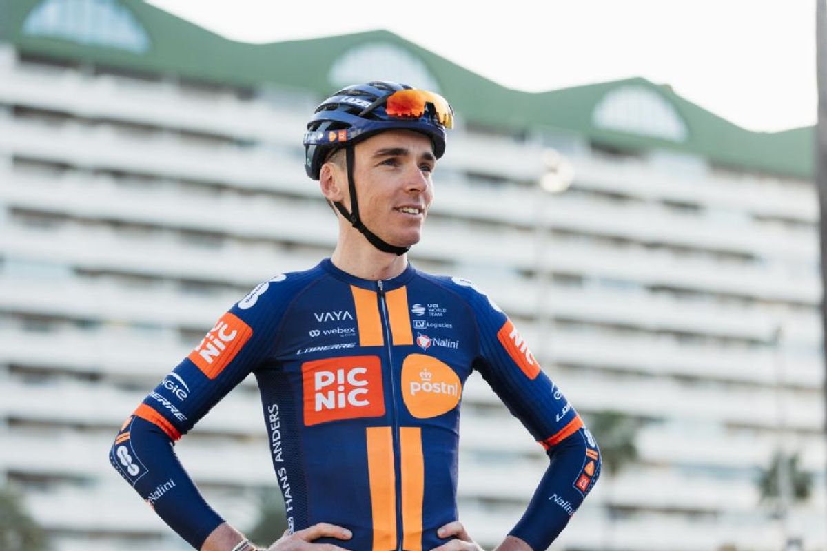 Tour d'Italie : Romain Bardet au soutien de Max Poole, Nicolas Prodhomme signe la première ...