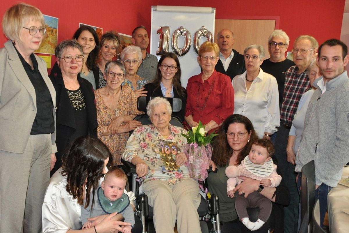 Odette Rousselet joliment fêtée pour ses 100 ans - Le Journal du Centre