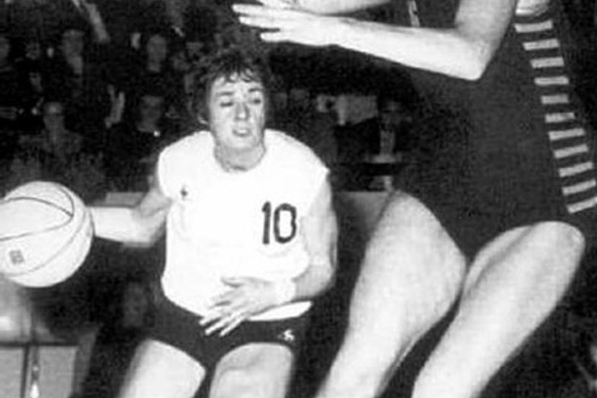 "Une joueuse exceptionnelle" : l'émotion de Jacky Chazalon, capitaine ...