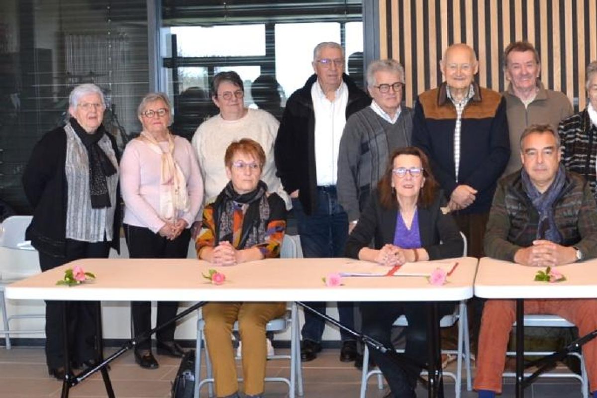 SAINT MEXANT. Des voyages et des jeux au Bel Automne - La Montagne