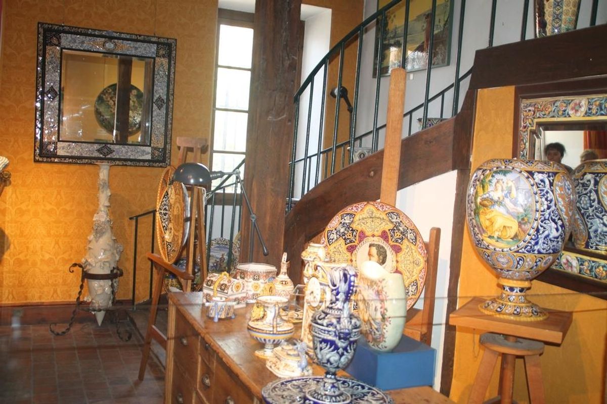 L’association des faïenceries de Gien a exposé son nouveau trésor - La ...