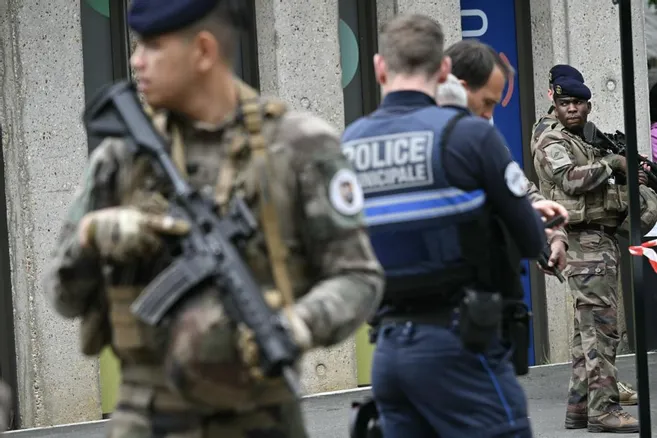 Une lycéenne tuée, trois blessés, un élève armé maîtrisé : ce que l’on ... Une lycéenne tuée, trois blessés, un élève armé maîtrisé : ce que l’on ...
