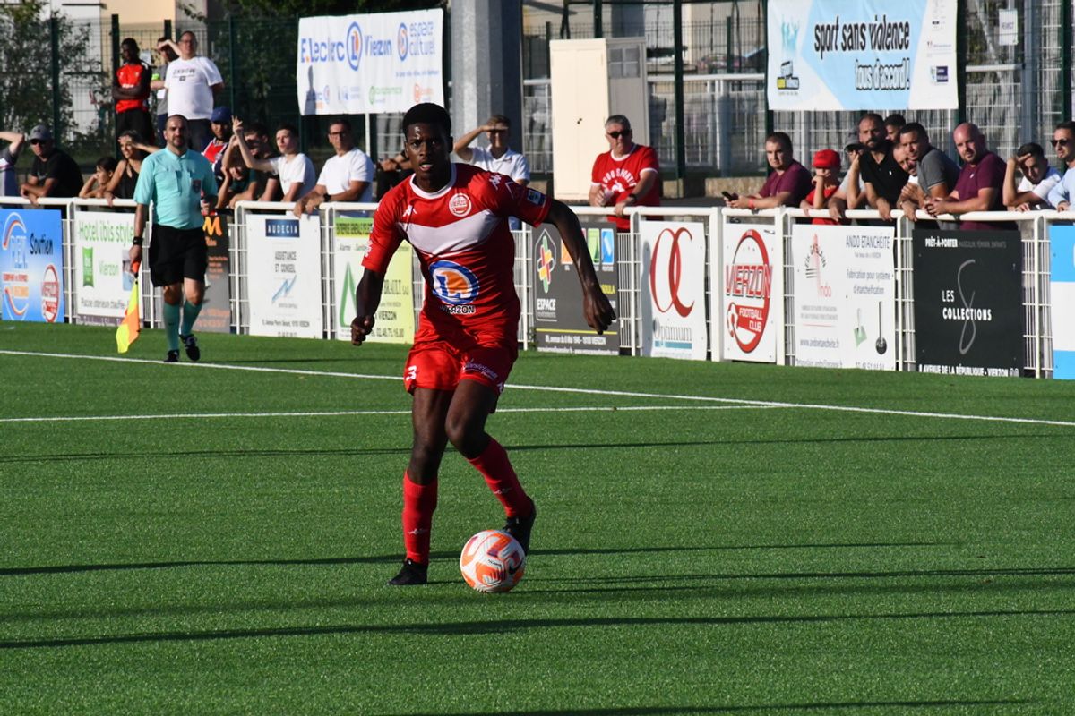 National 2 (2e journée) : le Vierzon FC et Les Herbiers se quittent sur ...