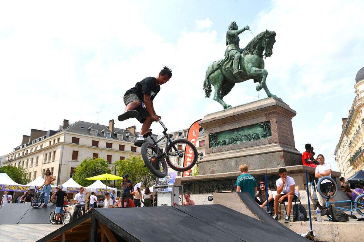 Une formidable explosion d'énergie et de couleurs ce samedi au coeur d ...