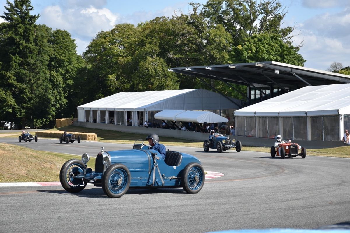Bugatti, Lotus... : ces belles cylindrées font leur retour sur ce ...