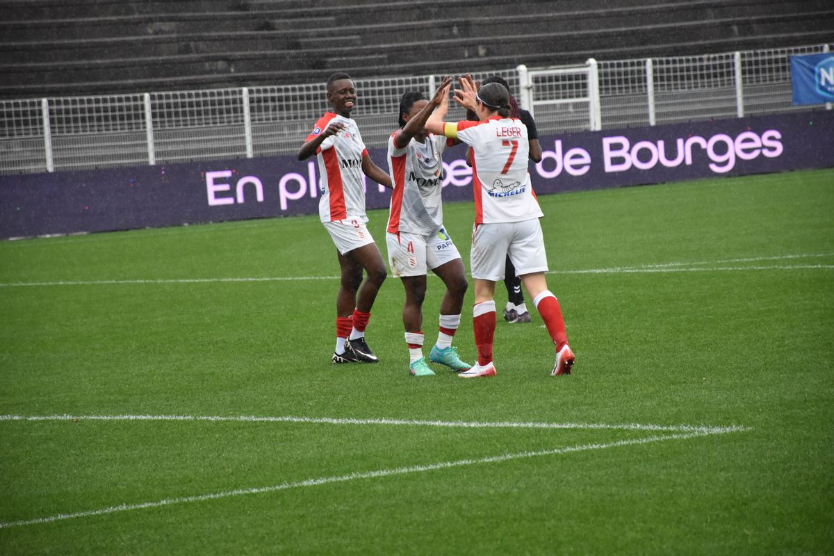 D3 féminine : sans trembler, le Bourges FC s'adjuge le derby du Centre ...