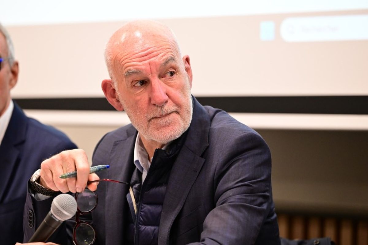 Marché couvert, église des Carmes : le maire du Puy-en-Velay, Michel Chapuis, placé en garde à ...