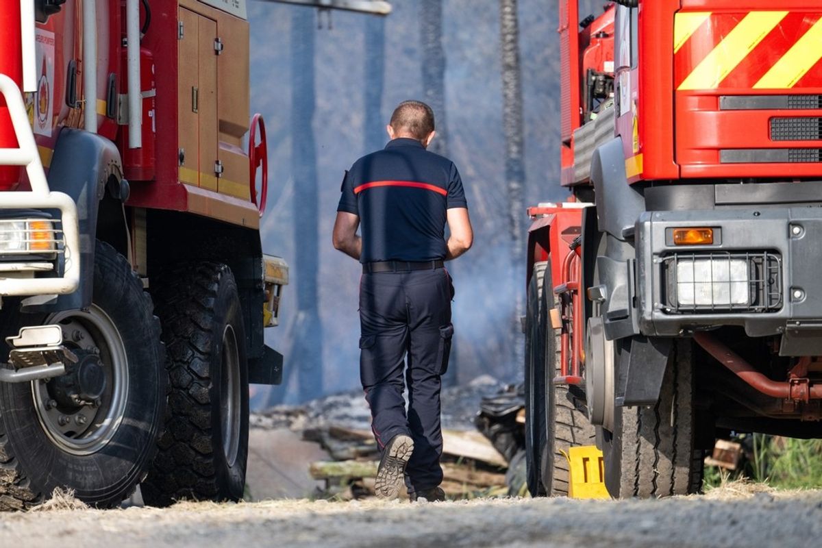 Un incendie ravage leur logement en pleine nuit : ils doivent la vie ...
