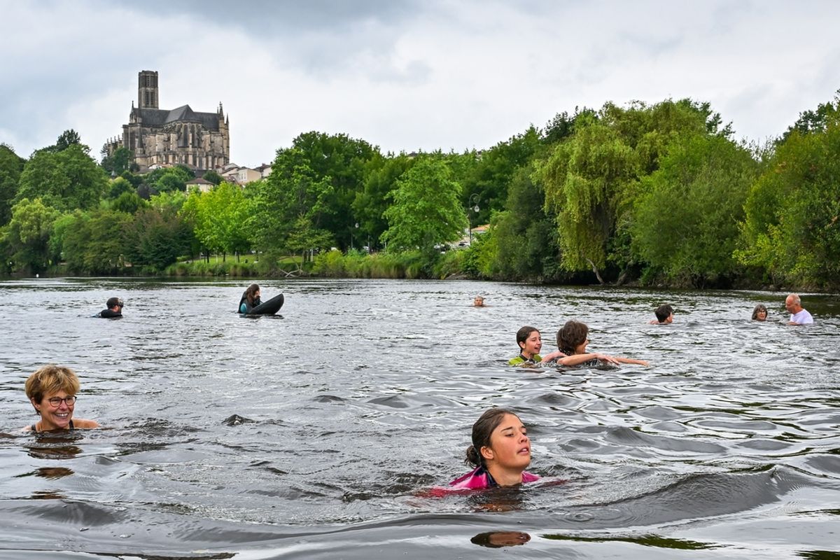 Baignade revendicative à Limoges : une nouvelle opération du collectif ...