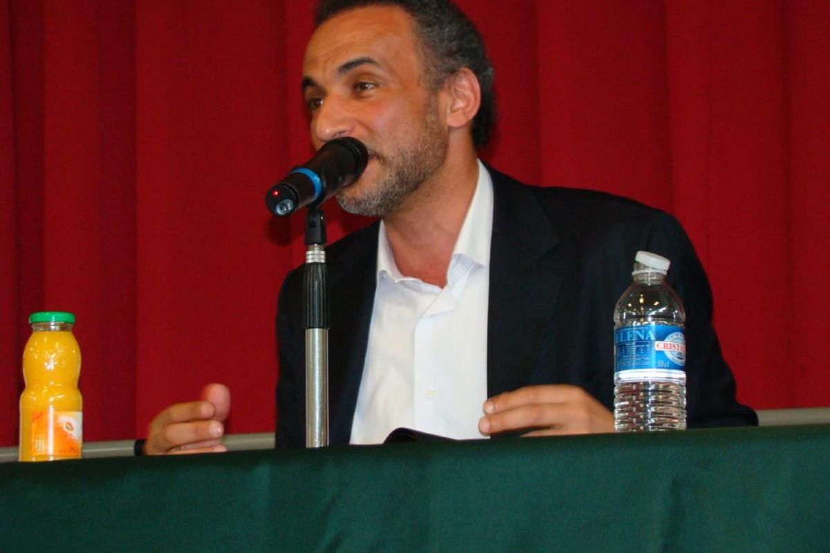 Procès pour viols : Tariq Ramadan manque l’audience, mandat d’arrêt et ...