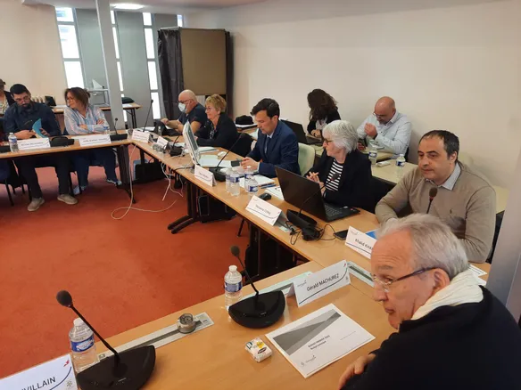 Le conseil municipal de Châteaudun rejette le budget 2025 une seconde ...