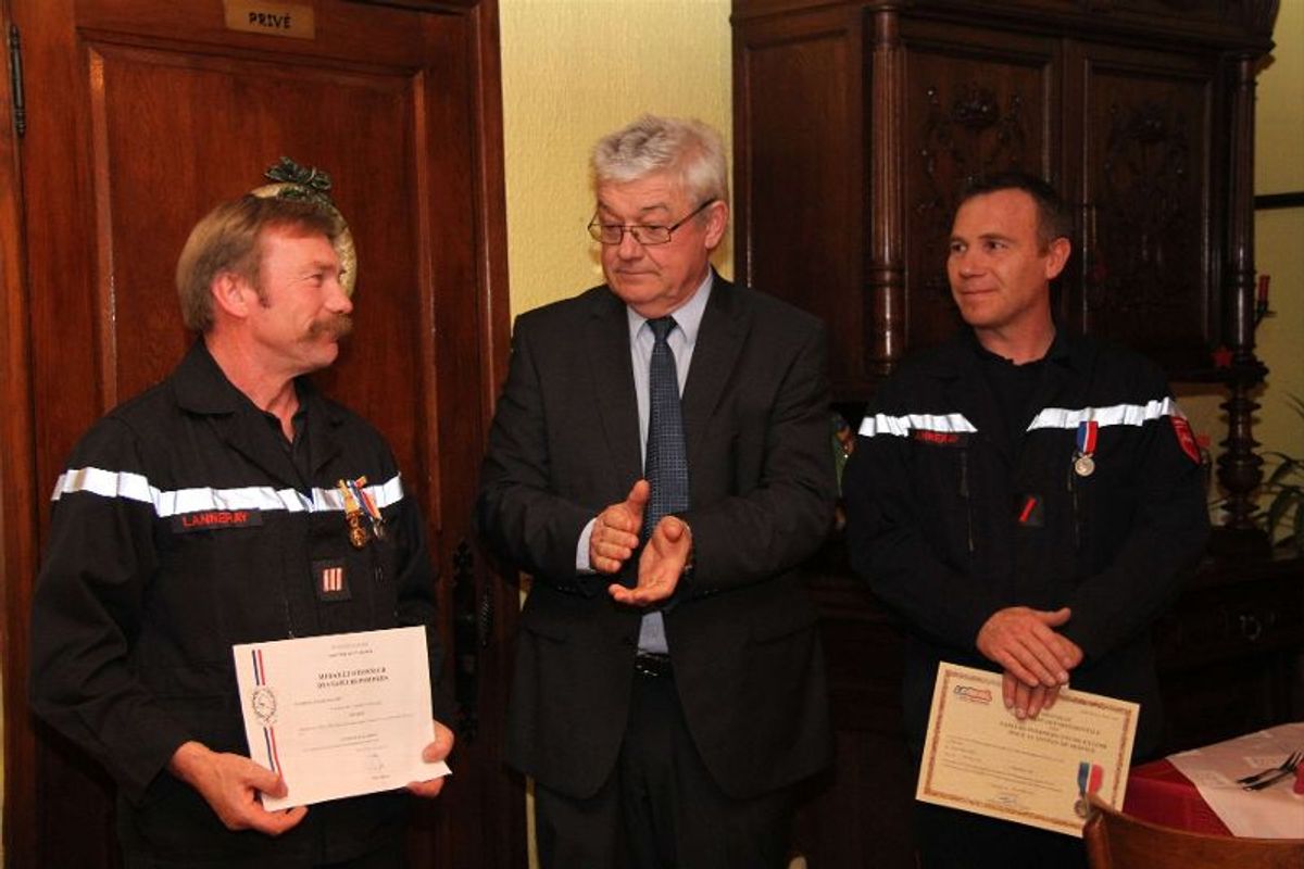 undefined. Une médaille pour le sergent-chef Chevalier - L’Écho Républicain