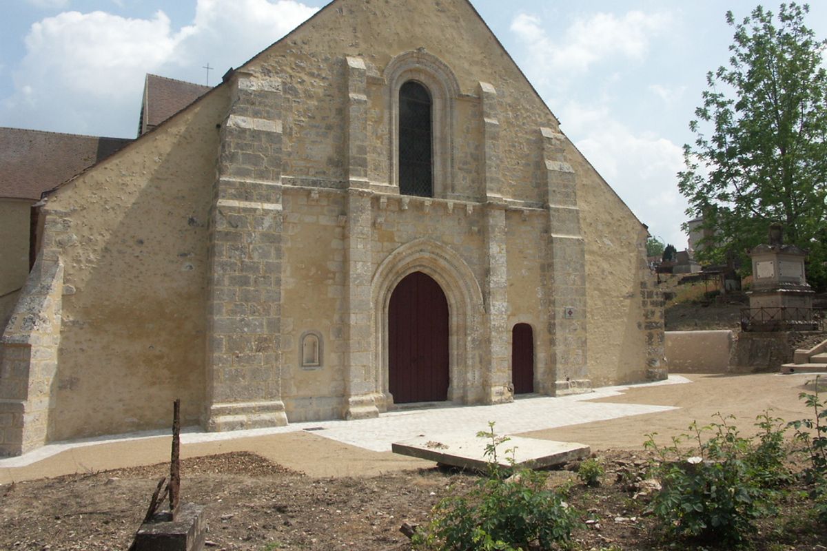 AUNEAU BLEURY SAINT SYMPHORIEN. Vif échange entre Sylviane Boens et Stéphane Lemoine - L’Écho ...