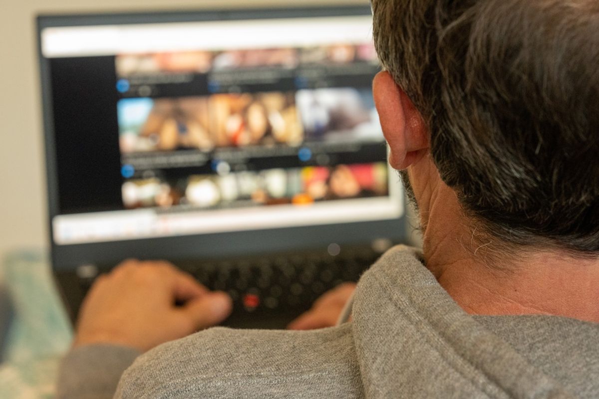 Enquête ouverte en Équateur après la diffusion de vidéos pornos d'élèves, créées par l ...