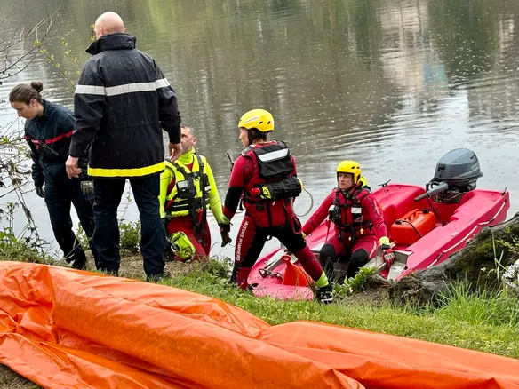 Une pollution aux hydrocarbures sur la Vienne à Limoges - Le Populaire ...