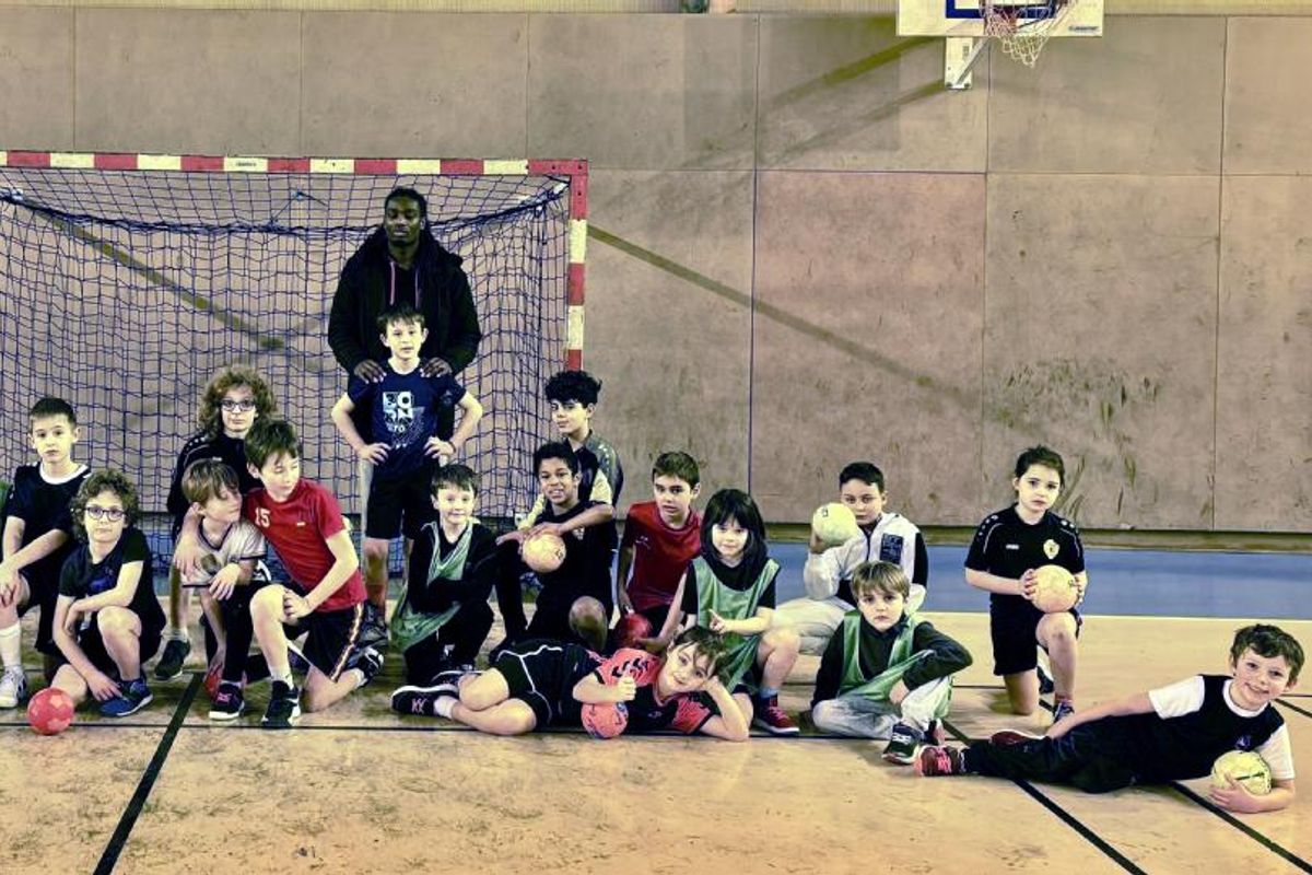 Un stage multisport avec la Smoc handball - La République du Centre