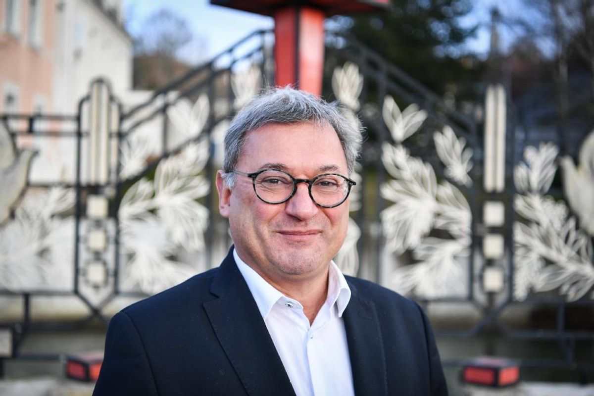 Le député PCF du Cher Nicolas Sansu propose une taxe sur le patrimoine des plus riches pour ...