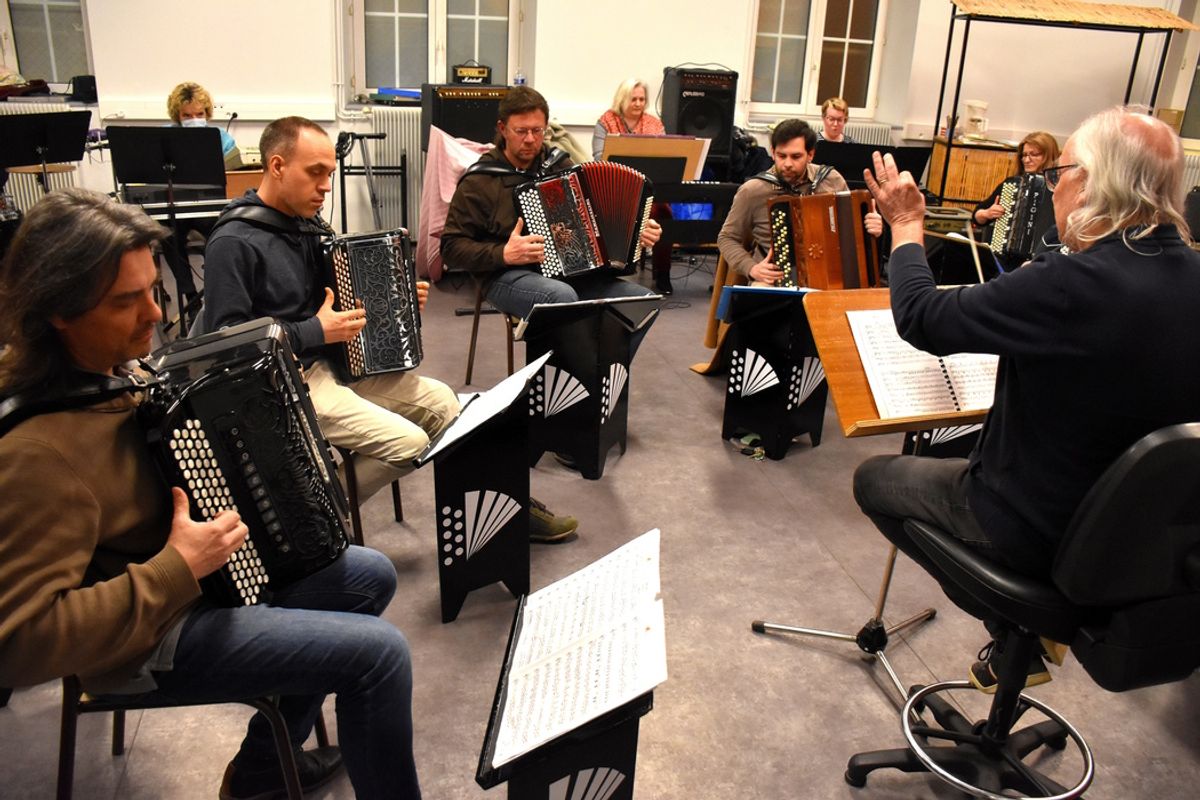 À Vierzon, les musiciens des Accordéons de concert du Berry vont ...
