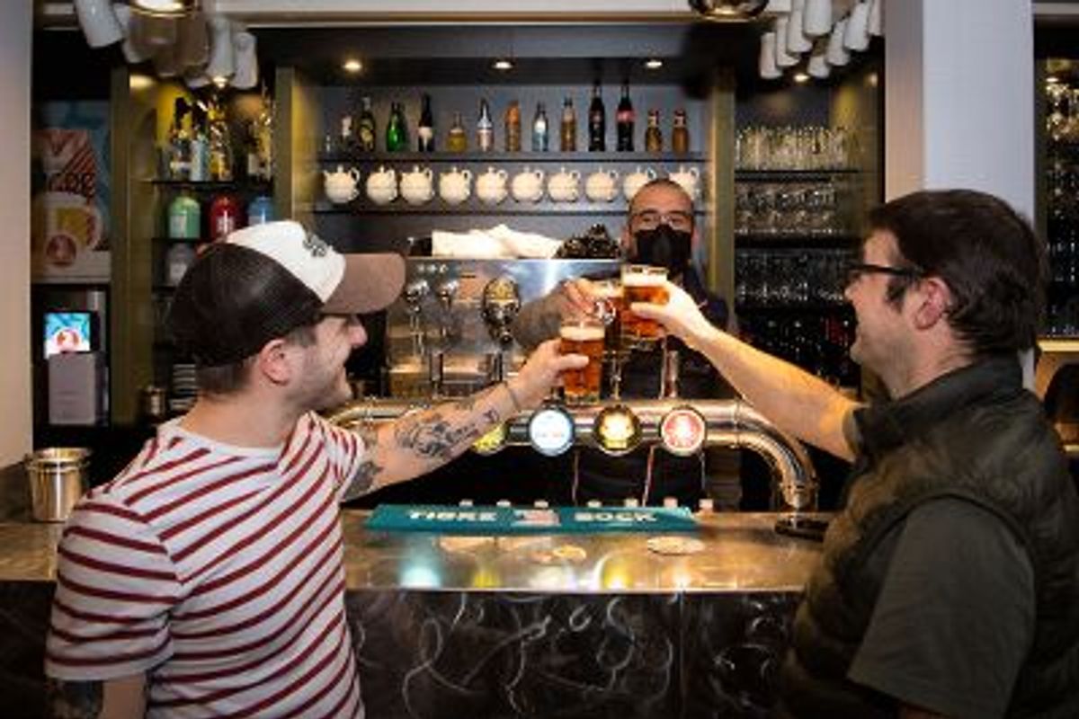 À Clermont-Ferrand, le retour au comptoir dans les bars et le ...