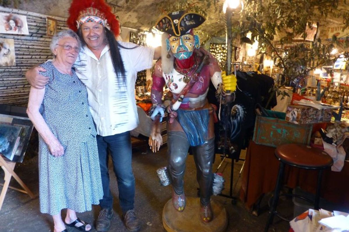 Patrick Guay, alias l’Indien, présente différents artisans - Le Berry ...