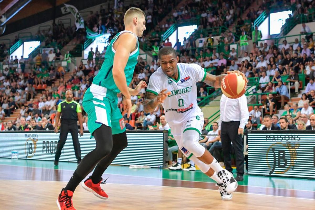 Benoît Mbala, l'ailier du Limoges CSP, avant le déplacement à Venise ...