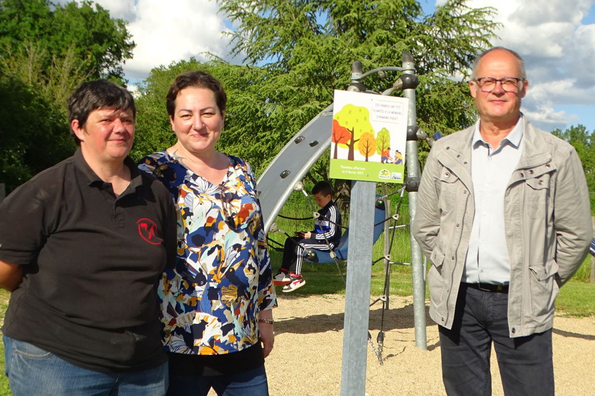 MEHUN SUR YEVRE. Des arbres pour rendre hommage à Armand, décédé en ...