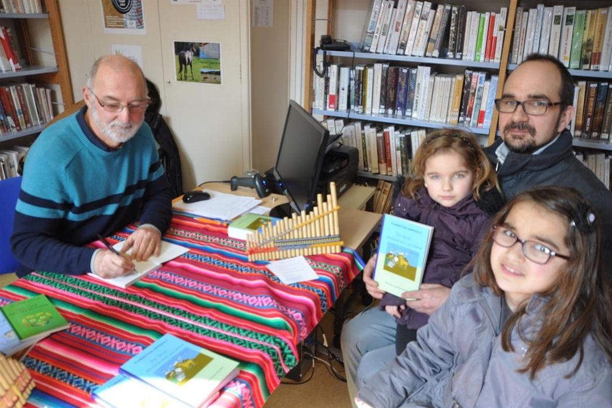 Christian Arnoult a dédicacé son livre « Por favor, dessine-moi un lama ...