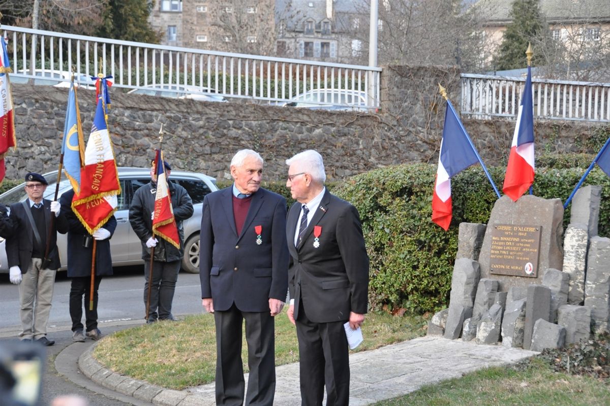 MURAT. Henri Mourlon reçoit la Légion d'honneur - La Montagne