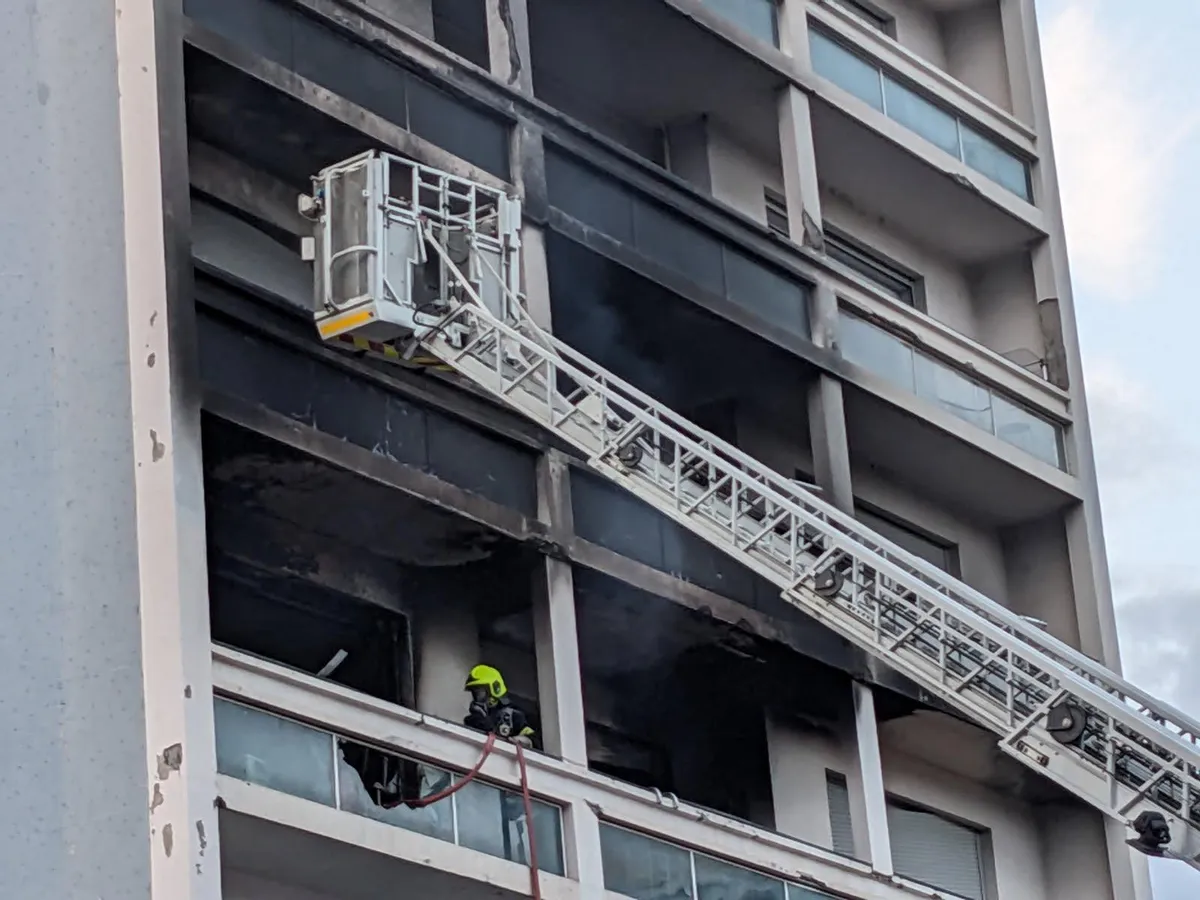 Un appartement en feu en plein centre-ville de Clermont-Ferrand : une ...