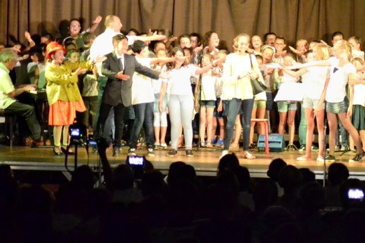 BOURBON L ARCHAMBAULT. Didier Robin a fait chanter les écoliers - La ...