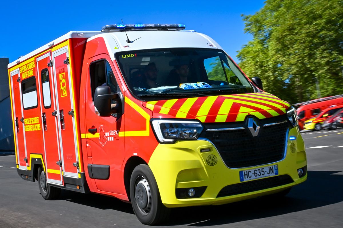 Un père oublie son fils et va au restaurant : le petit garçon meurt ...