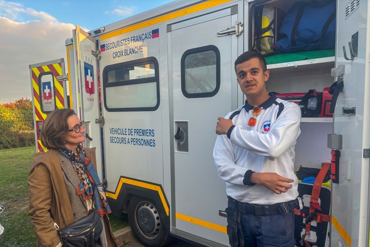 "On ne l'oubliera jamais" : à Dreux, une ambulance porte le nom d'Olivier Marleix - L’Écho ...