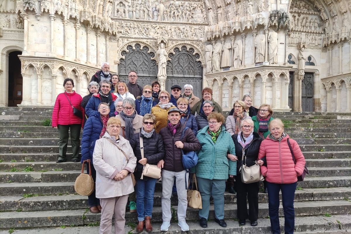 Guérigny : des seniors explorent Bourges avec le centre social Jacques ...