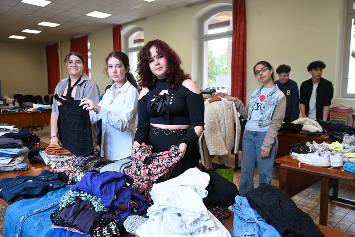 Une friperie solidaire à l'initiative des éco-délégués au lycée Edmond ...