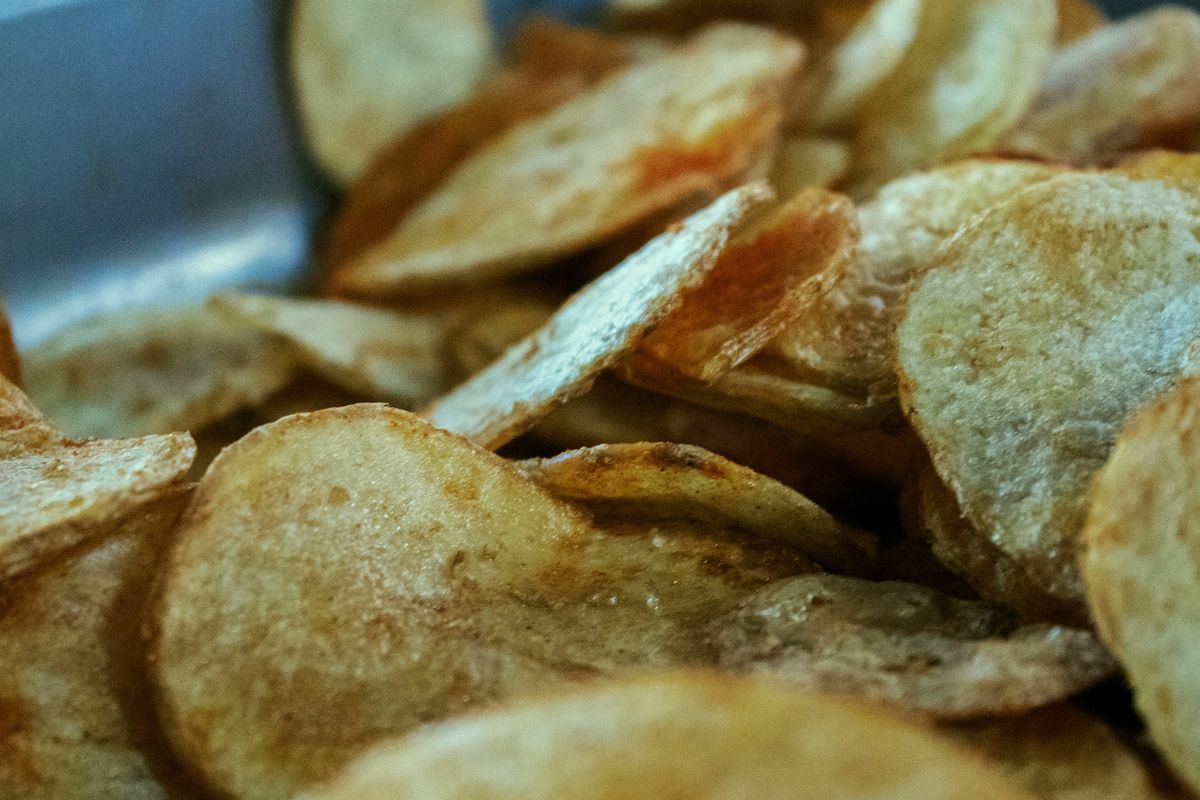 "Chips à l'essence" : pourquoi Brets annule finalement le concours ...