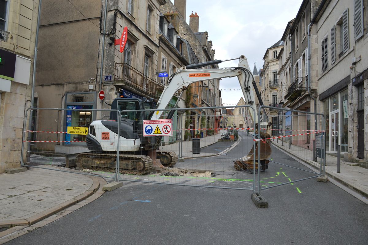 Chantiers jusqu'en décembre sur deux axes du centre-ville de La Charité ...