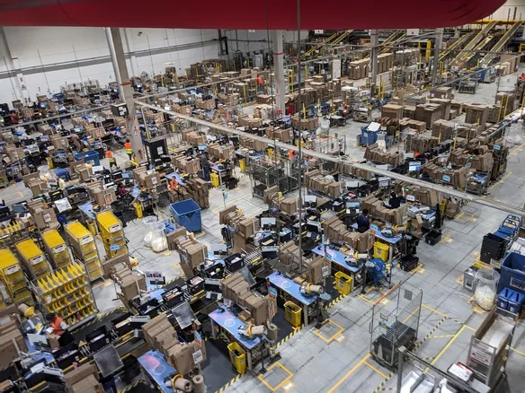 Amazon : plus de 2.300 emplois permanents à Saran, Gidy et Ormes dans ...