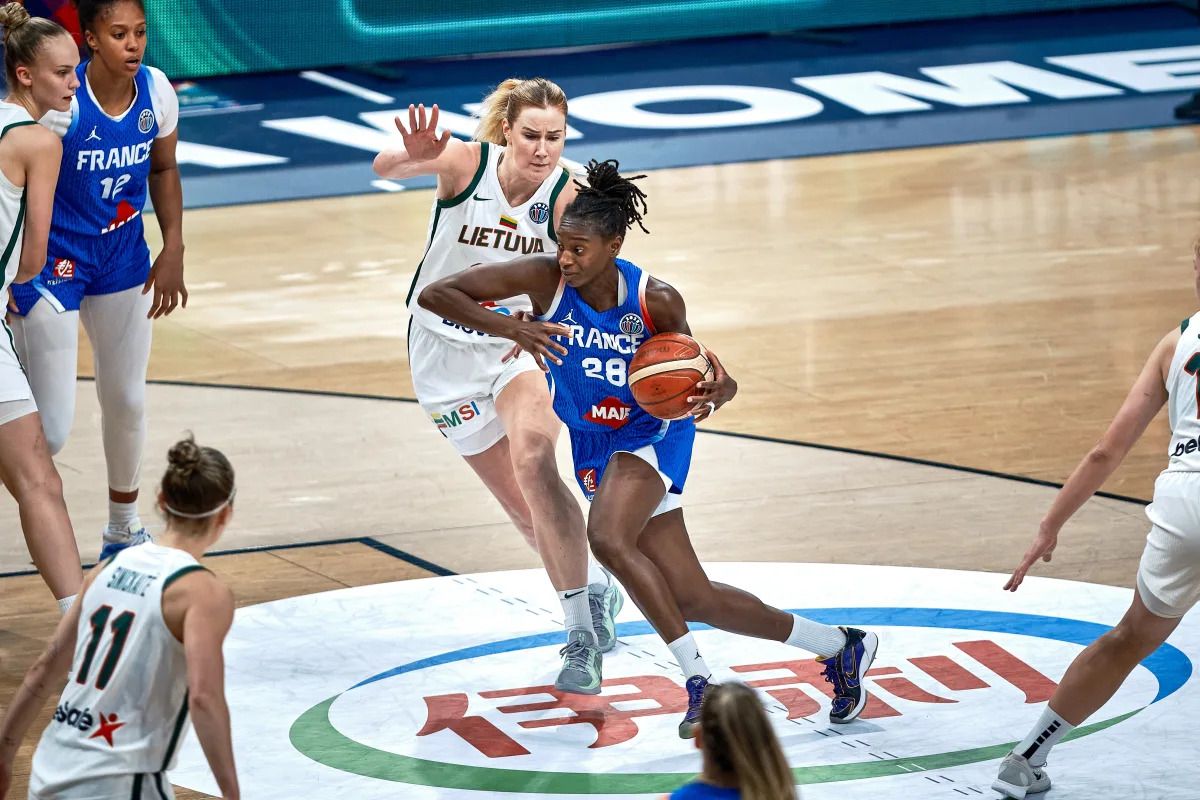 La Neversoise Migna Touré et les Bleues visent une place en finale de l'Eurobasket : "l'équipe ...