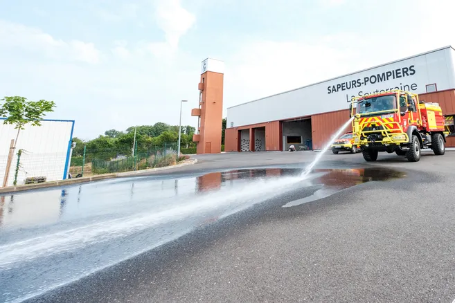 Trois nouveaux engins de lutte contre les feux de forêts pour les pompiers de la Creuse - La ...